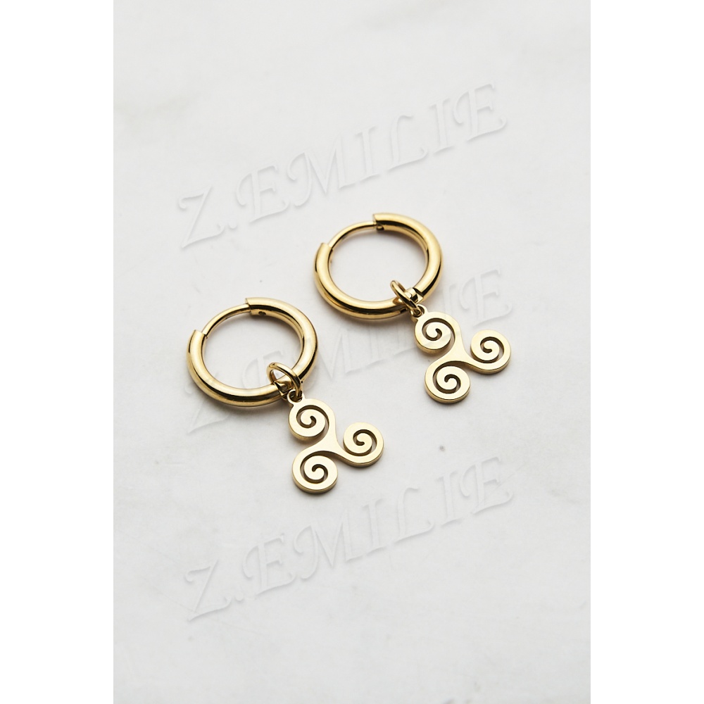 Boucle d'oreille acier créole motif triskell